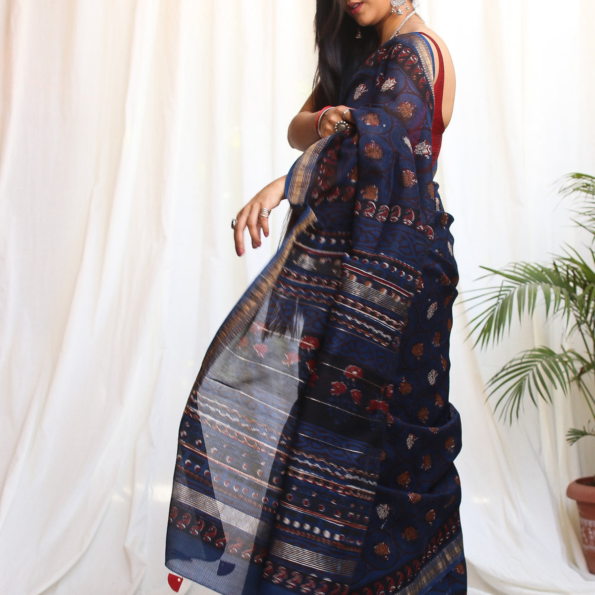 Neelambari : Classic Indigo Maheshwari Saree – Gray and Green Store