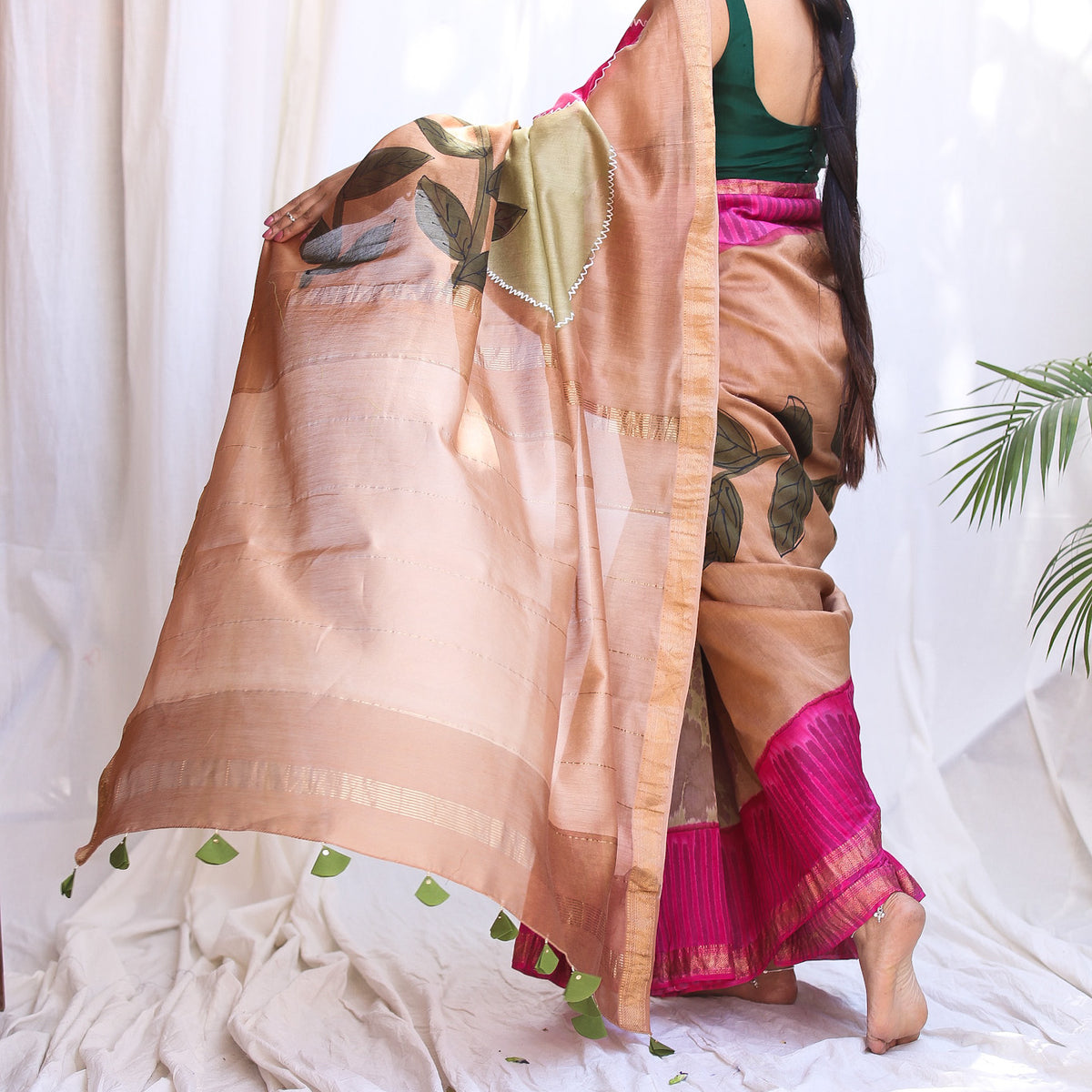 Manjari : Earthy Brown Handpainted Maheshwari Saree – Gray and Green Store