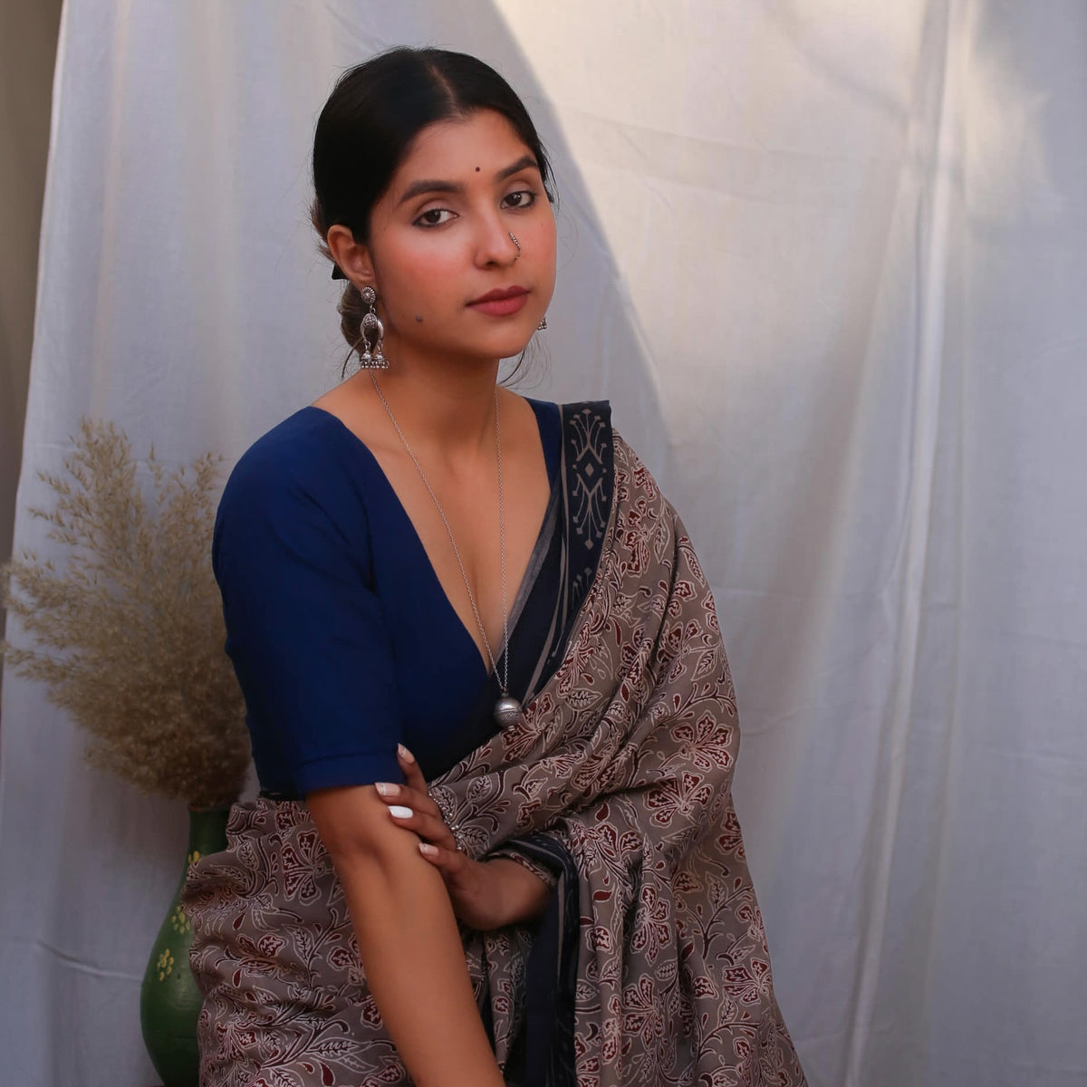 Mati Rang Cotton Saree – Gray and Green Store